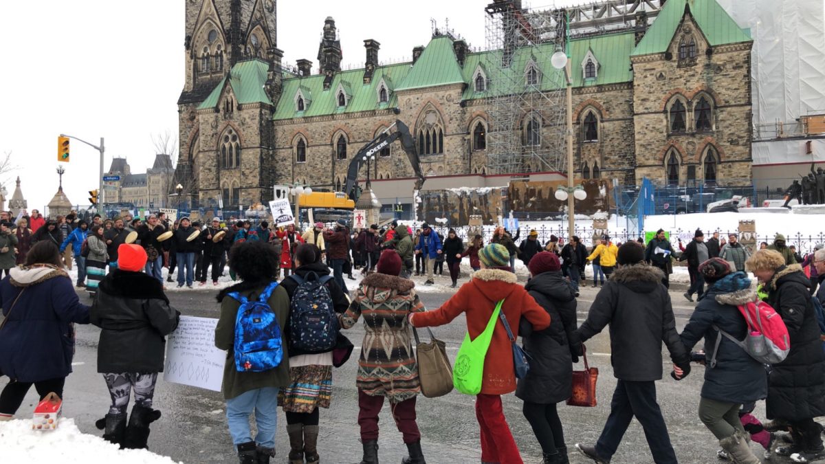 Ottawa Supporters Of Anti Pipeline Camps In Wetsuweten Block Trudeaus Speech Capital Current 4458