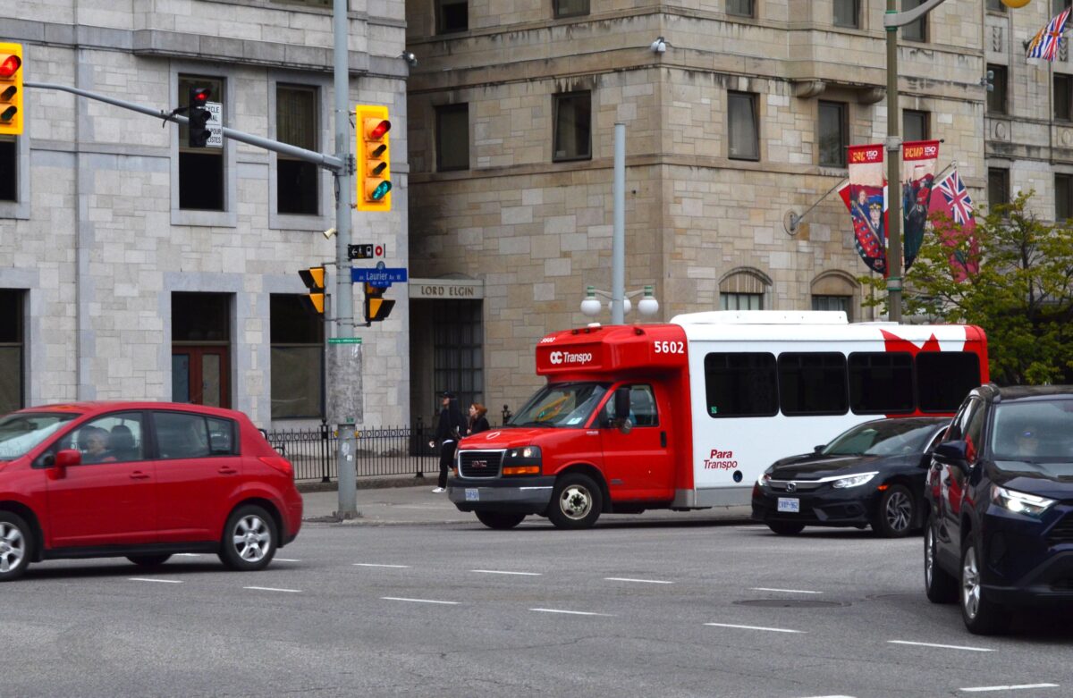 OC Transpo's on-demand plan 'throwing mud' in face of Para Transpo ...